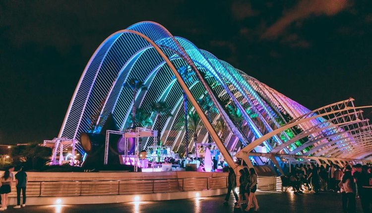 L'Umbracle Terrace Club: Valencia's Open-Air Nightlife Gem | VN