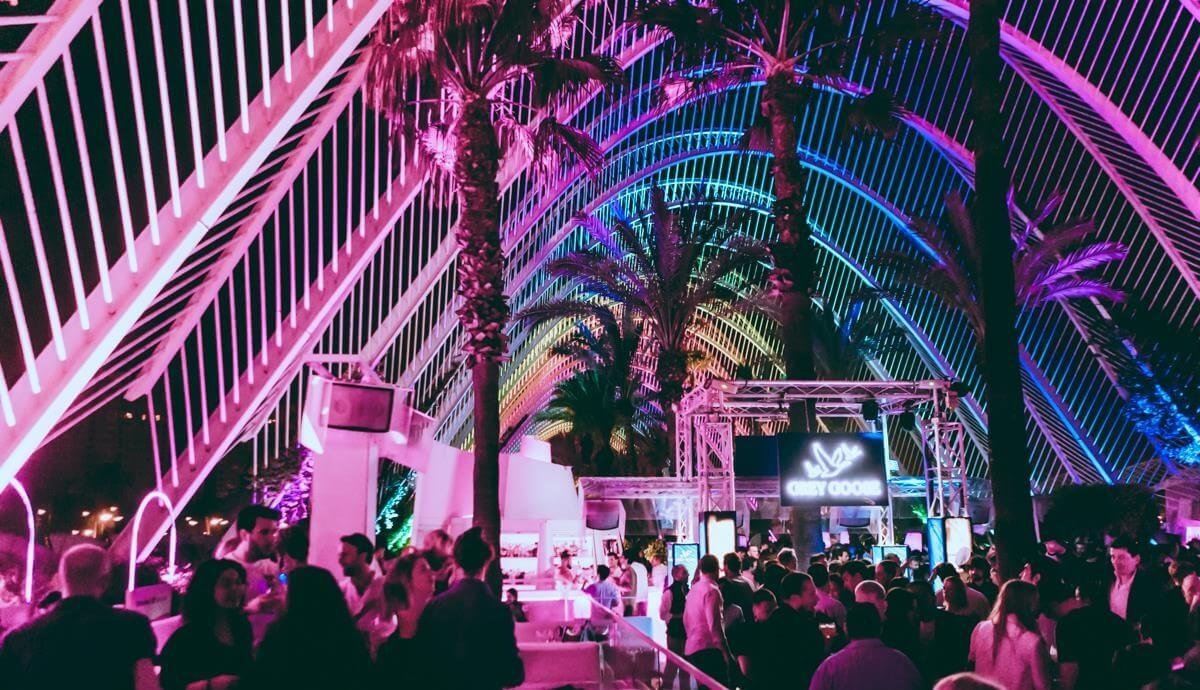 L'Umbracle Terrace Club: Valencia's Open-Air Nightlife Gem | VN